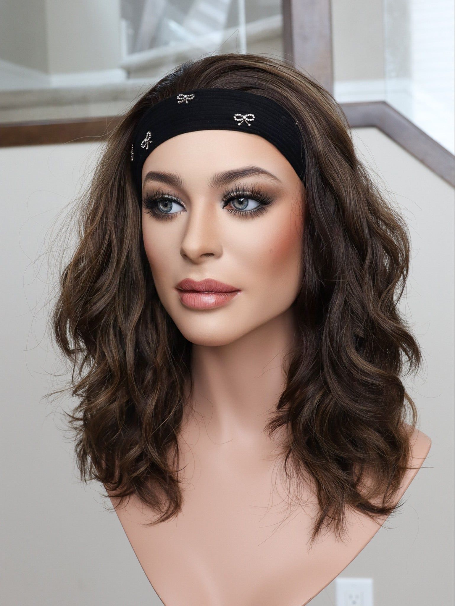 20" Mia Wavy Bandfall Active Wig (M) – Madison Hair Collection