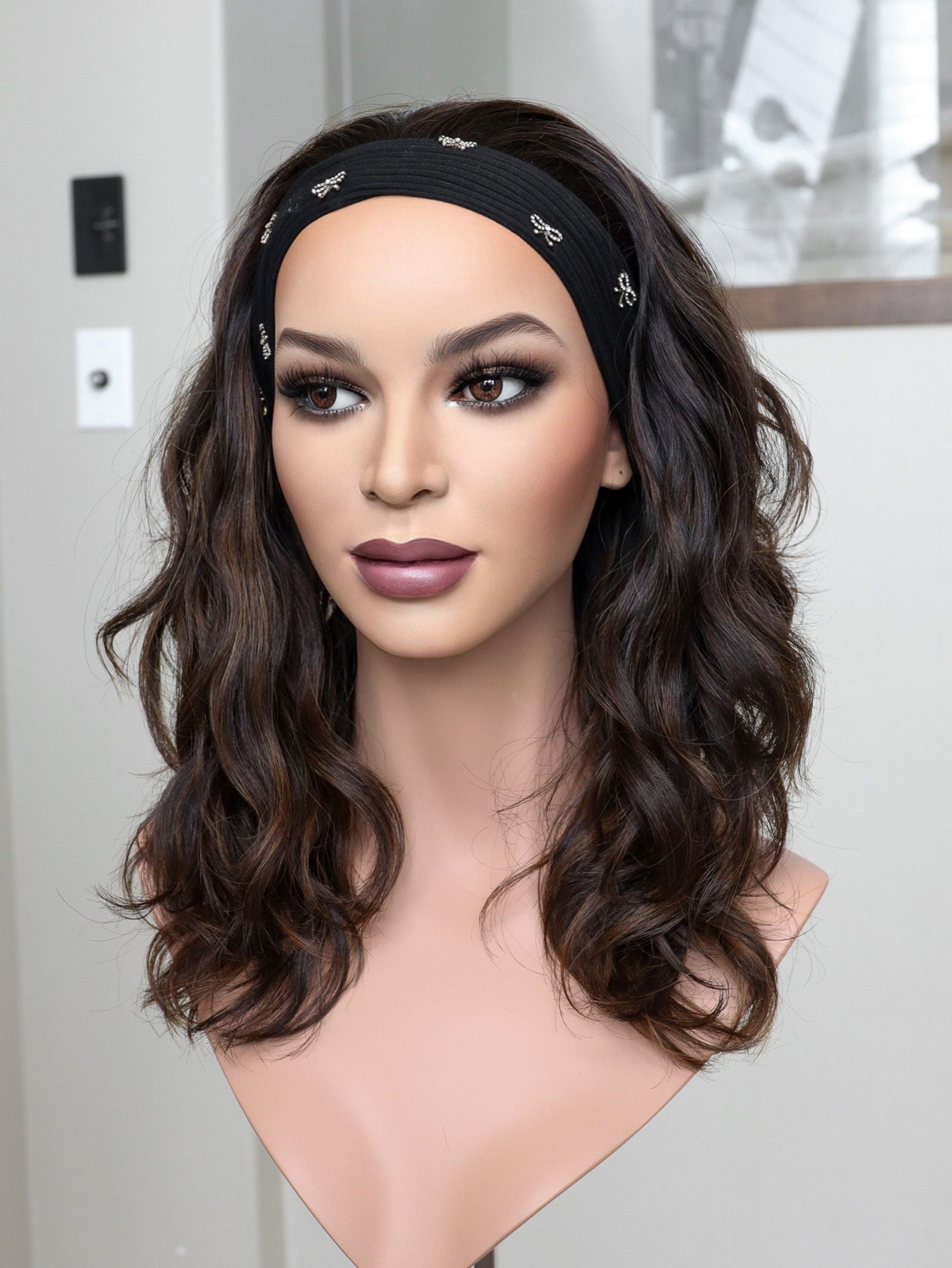 20" Tatiana Wavy Bandfall Active Wig (S) – Madison Hair Collection